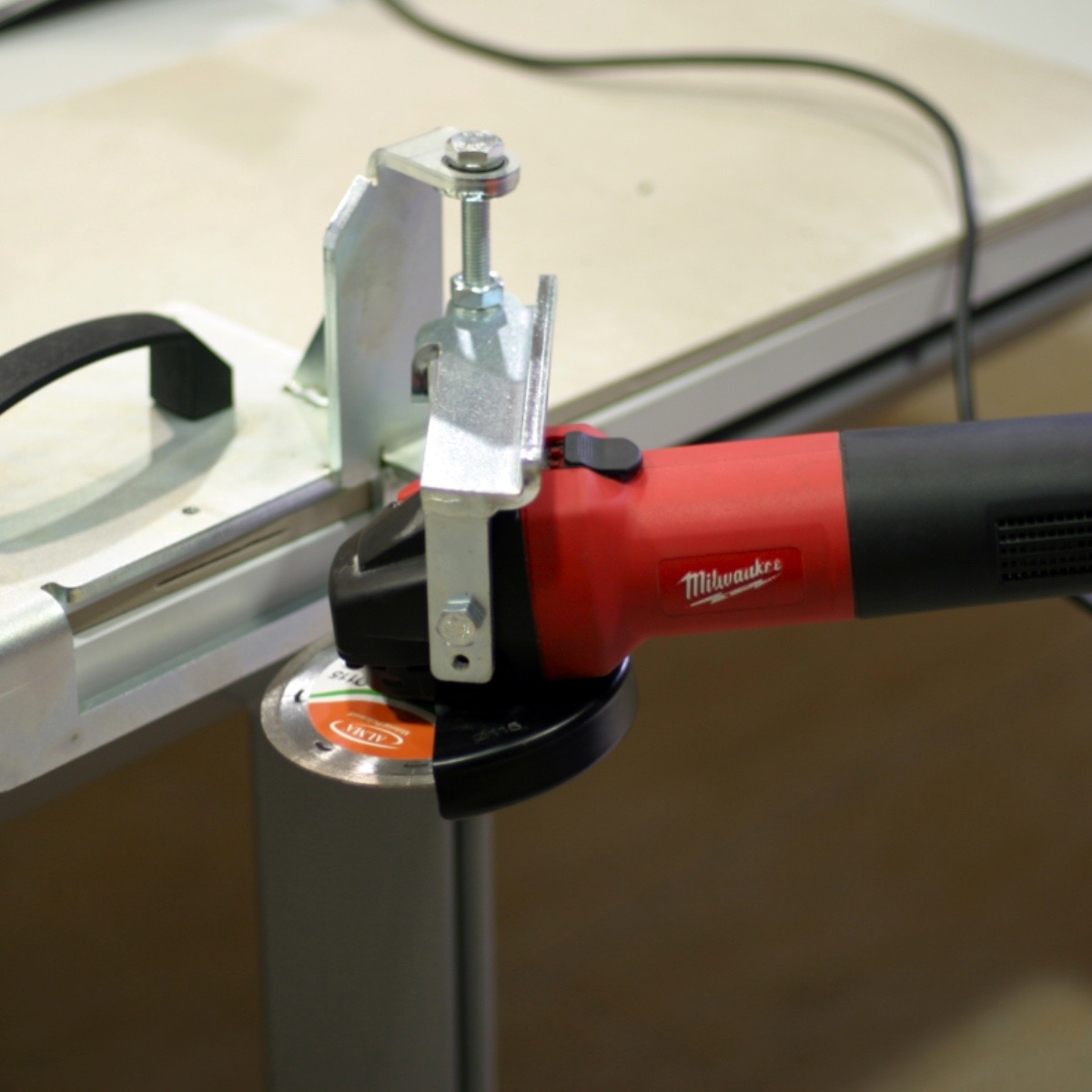 Horizontal adapter with radial – Alma Levelling System